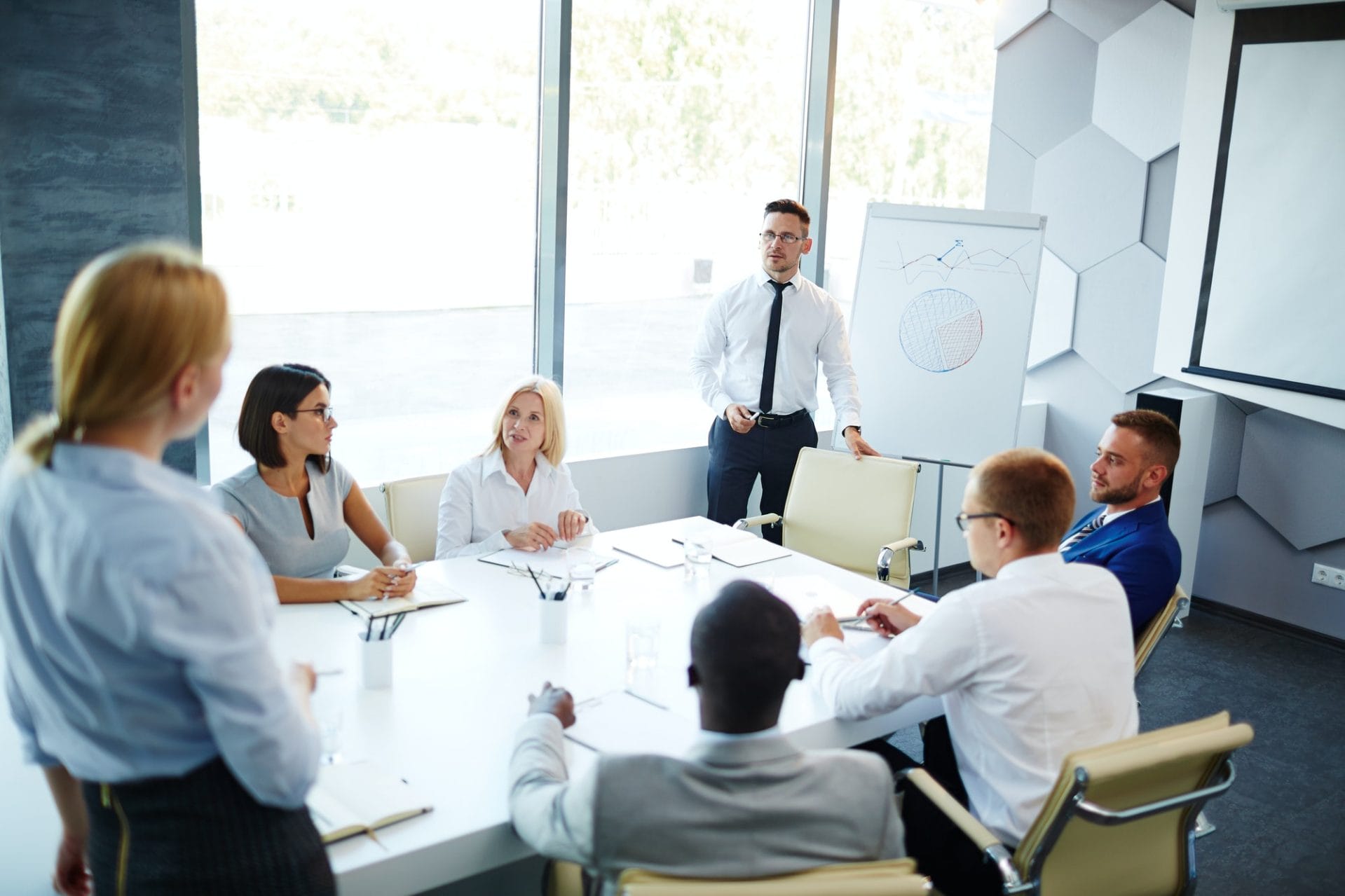 8 Simple Steps to Organize a Professional Seminar